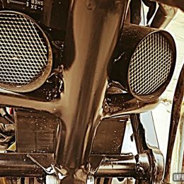 Une Kawasaki GPZ 500 cafe-racer, signée Lizard King Custom...